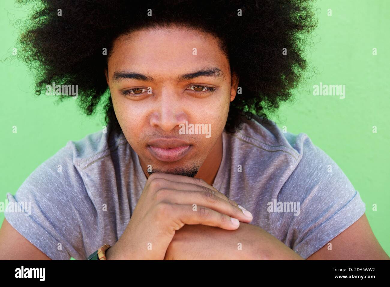 Man alone head down contemplation hi-res stock photography and images ...