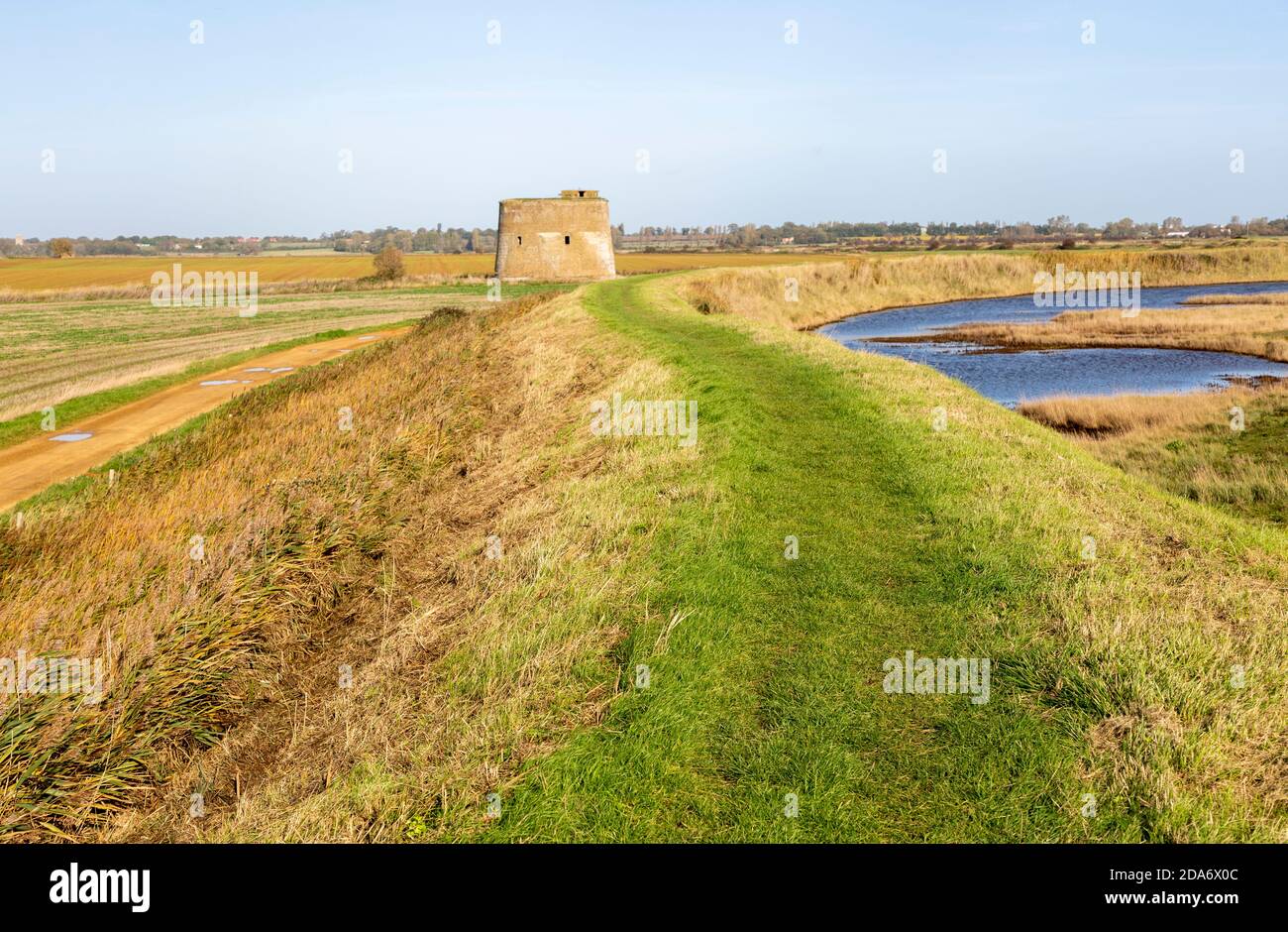 Flood defence embankment hi-res stock photography and images - Alamy