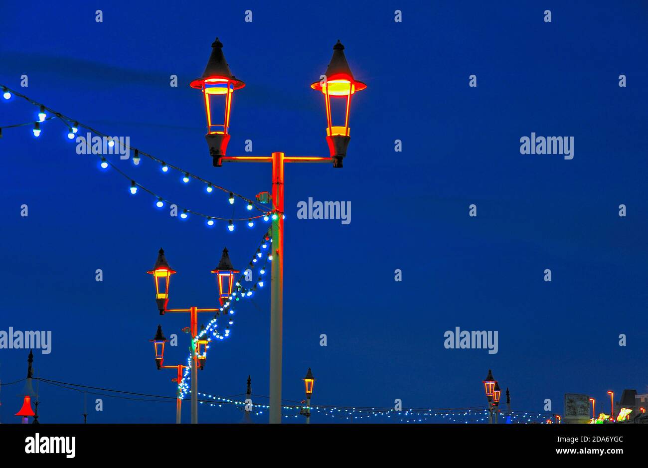 Strings of white lights hi-res stock photography and images - Alamy