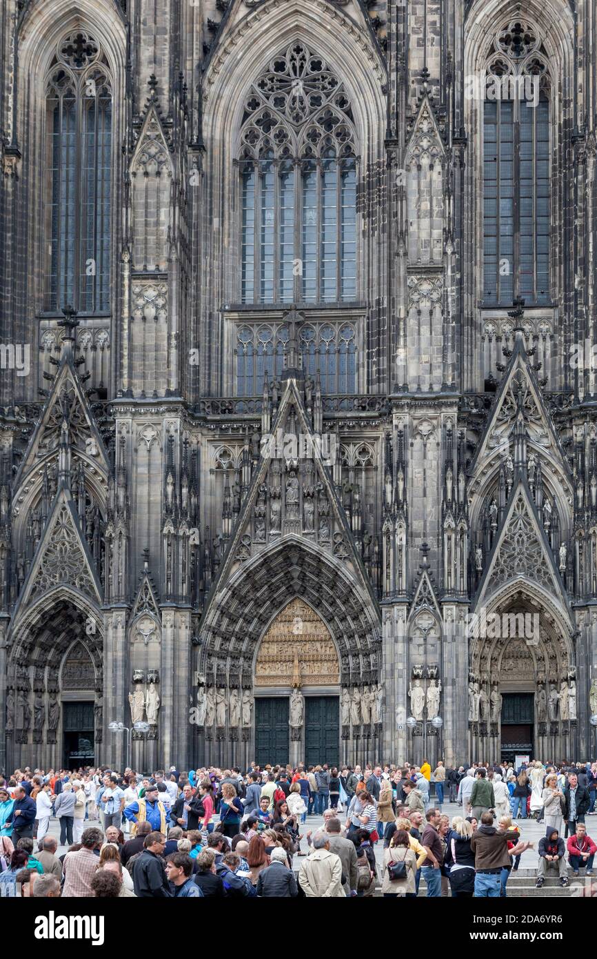 West facade of the cologne cathedral with crowd of people hi-res stock ...