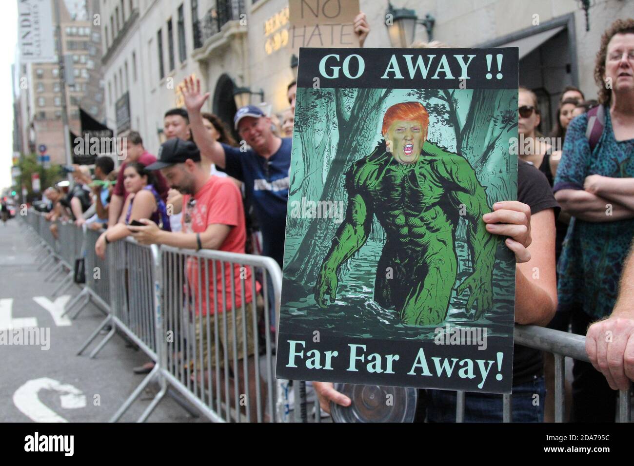 People Expressing Their Feelings About Donald Trump, New York, USA ...
