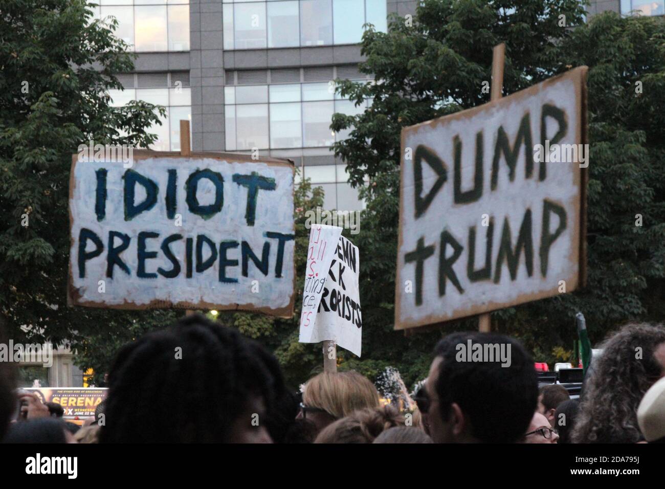 People Expressing Their Feelings About Donald Trump, New York, USA ...