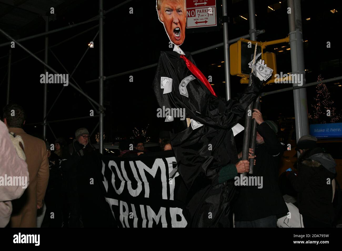 People Expressing Their Feelings About Donald Trump, New York, USA ...