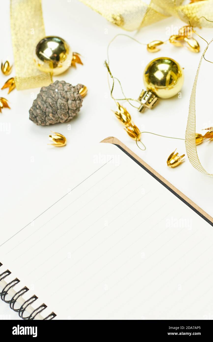 Blank notepad with Christmas decorations. Notepad for writing new ...