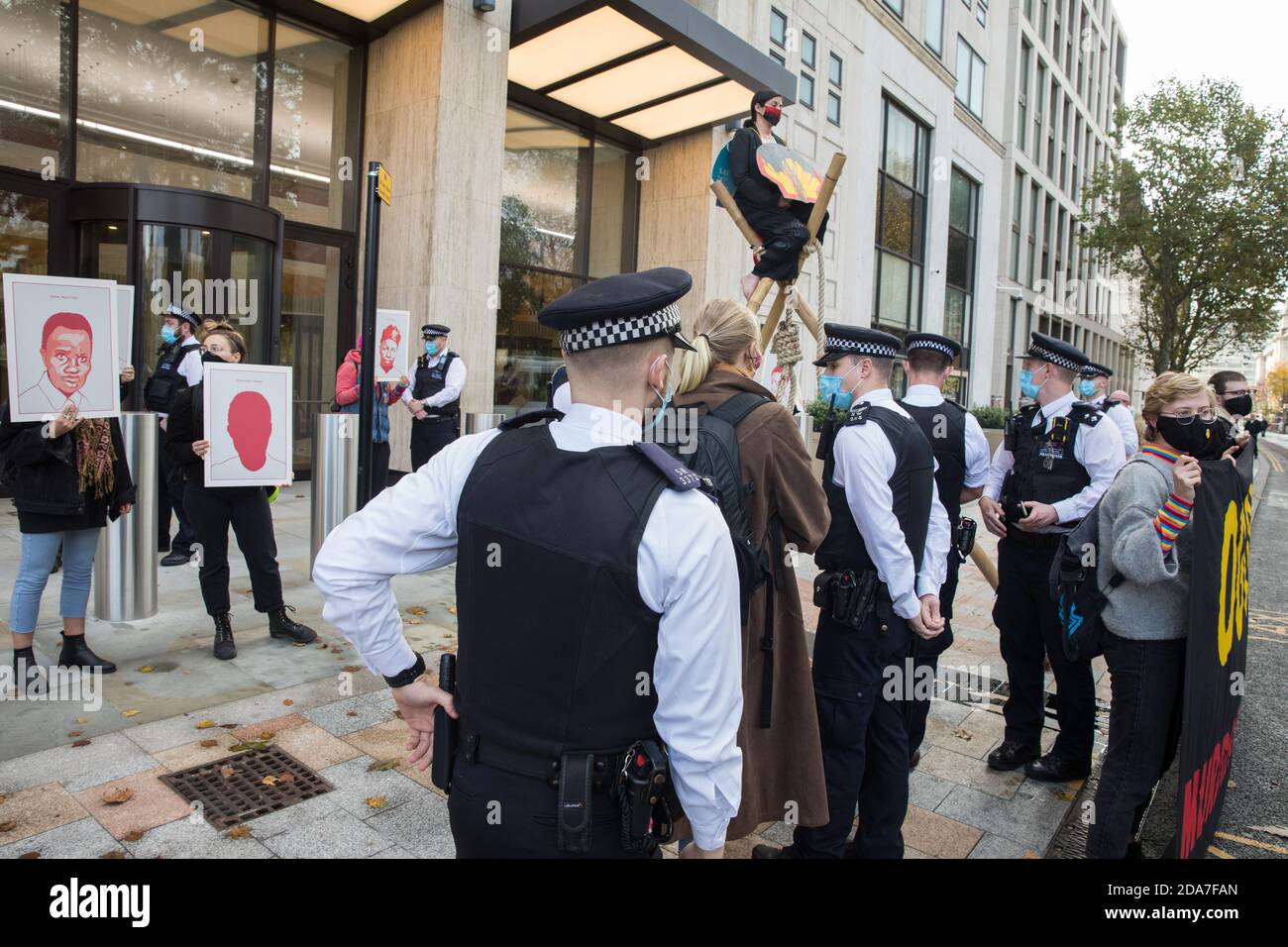 London 1995 police hi-res stock photography and images - Alamy