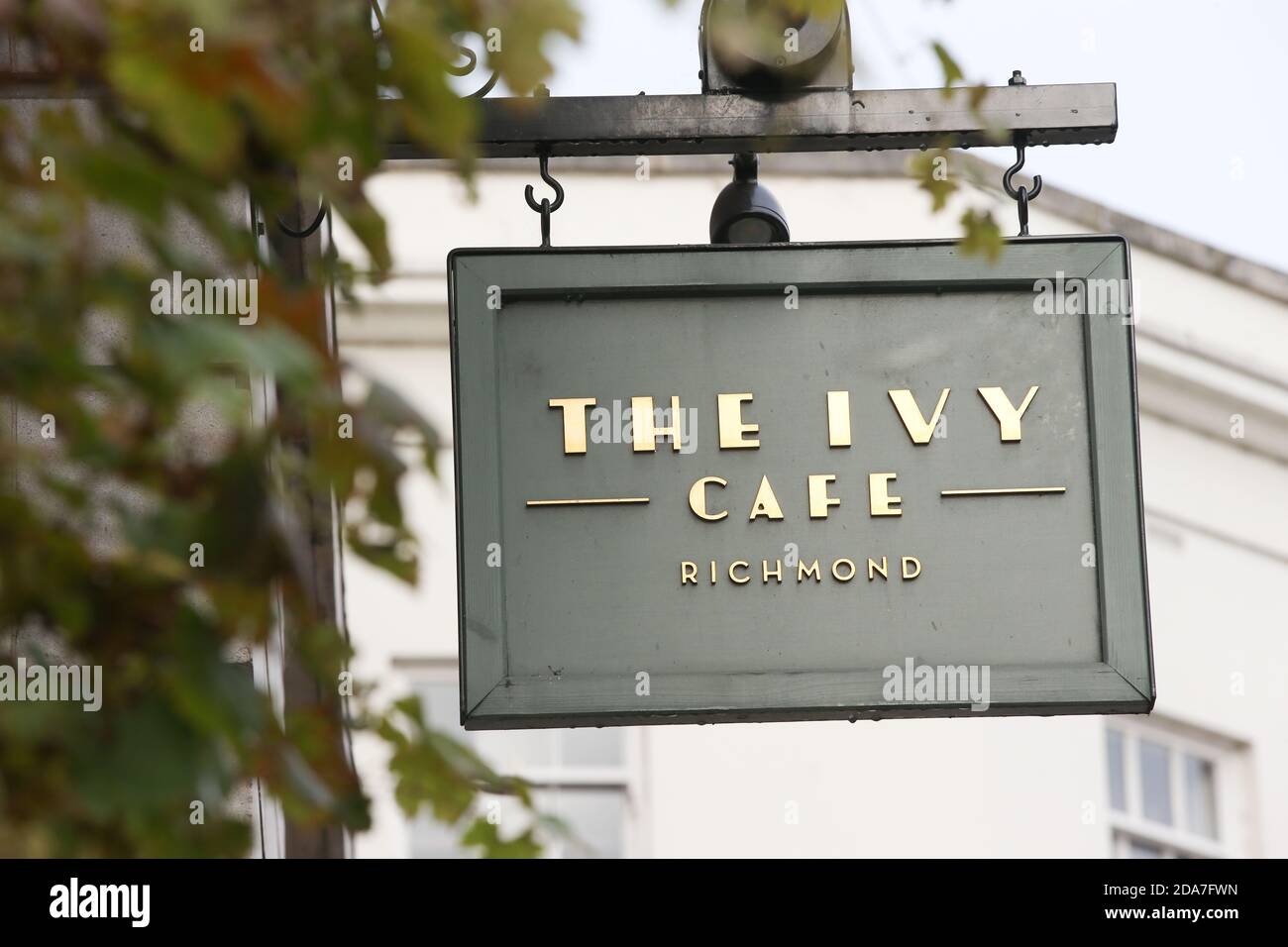 The ivy richmond upon thames hi-res stock photography and images - Alamy
