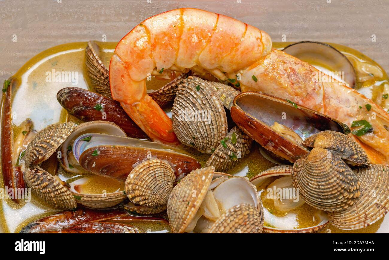 Cooked Seafood Stew Shrimp and Mussel Shells Meal Stock Photo - Alamy
