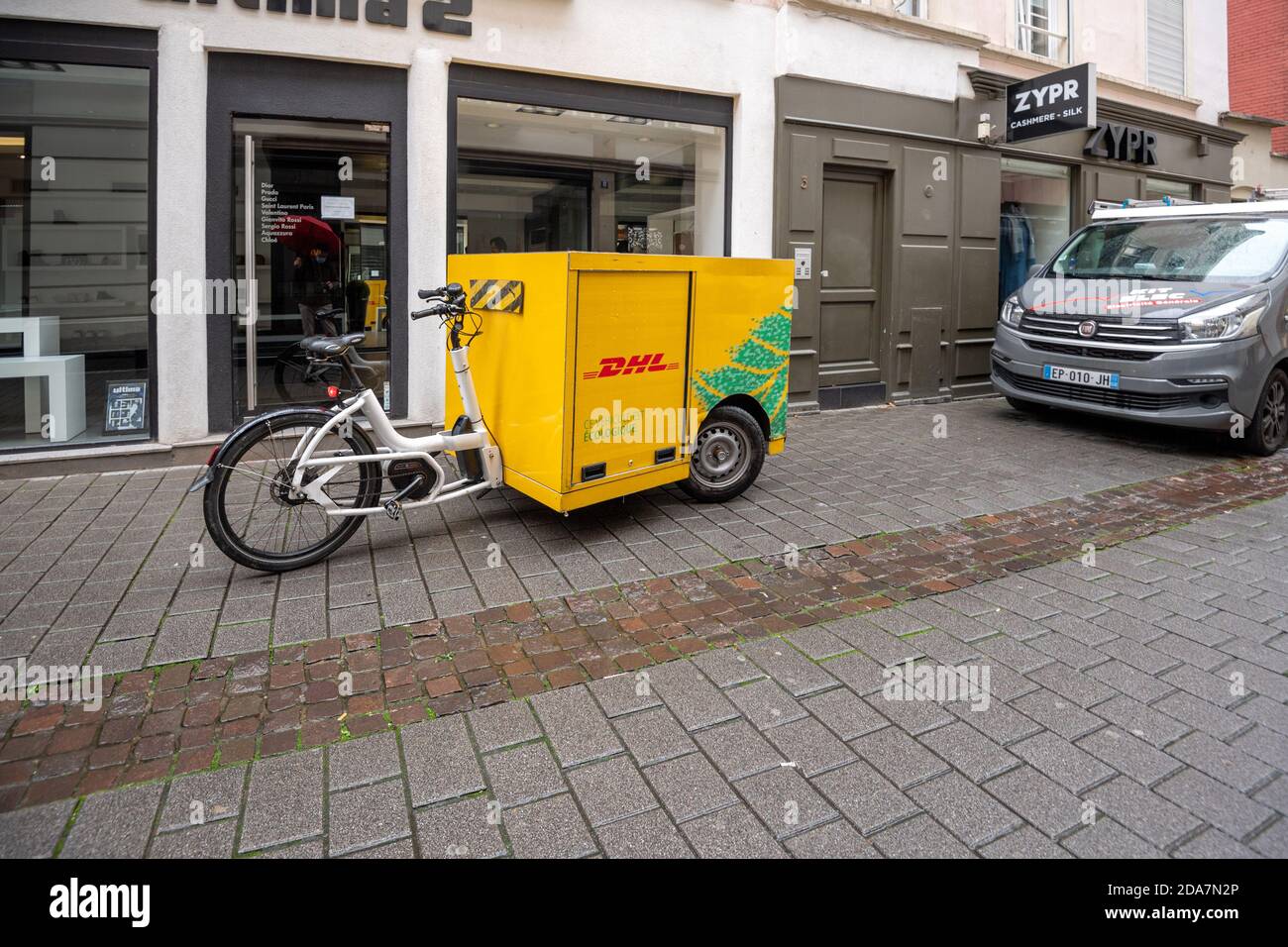 Dhl electric vehicle hi-res stock photography and images - Alamy