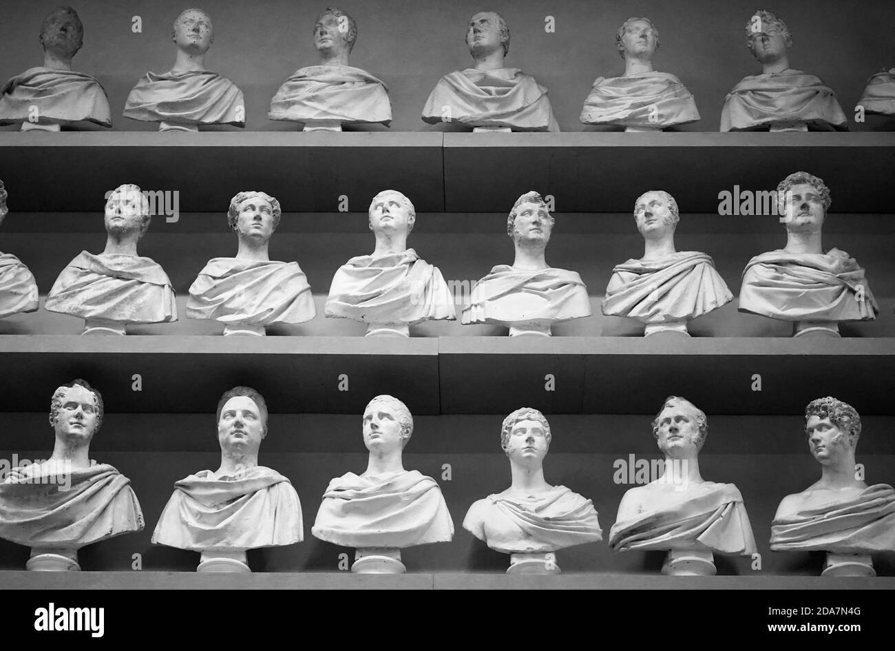 Roman statue david hi-res stock photography and images - Alamy