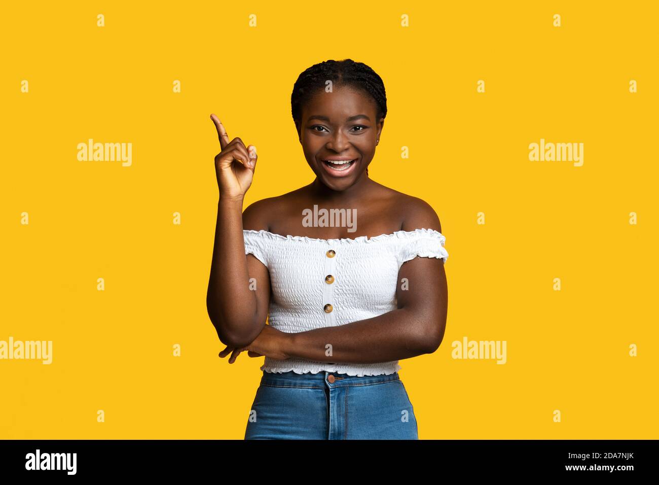 Black woman pointing finger hi-res stock photography and images - Alamy