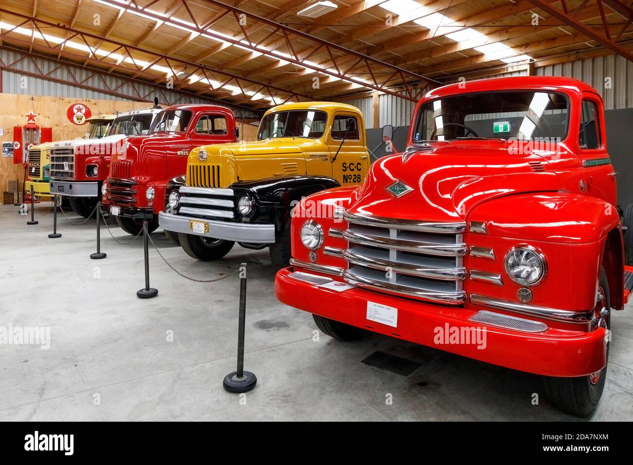 1954 Diamond T 522HH on display with assorted International trucks at ...