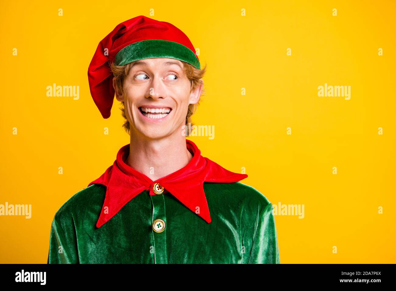 Close-up portrait of his he nice attractive cheerful cheery glad funny ...