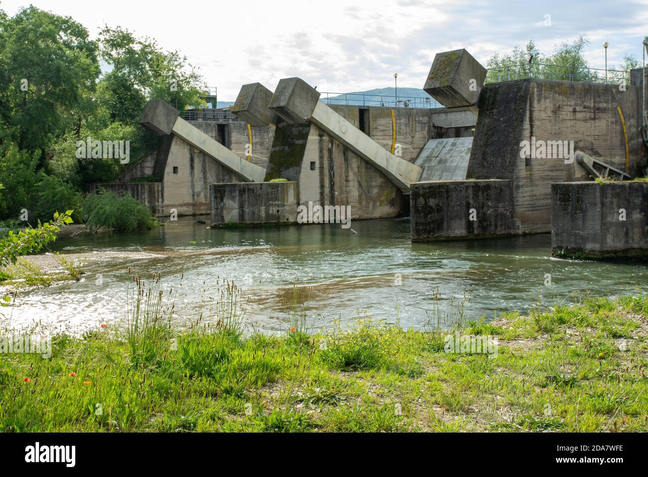 Plastic dam hi-res stock photography and images - Alamy