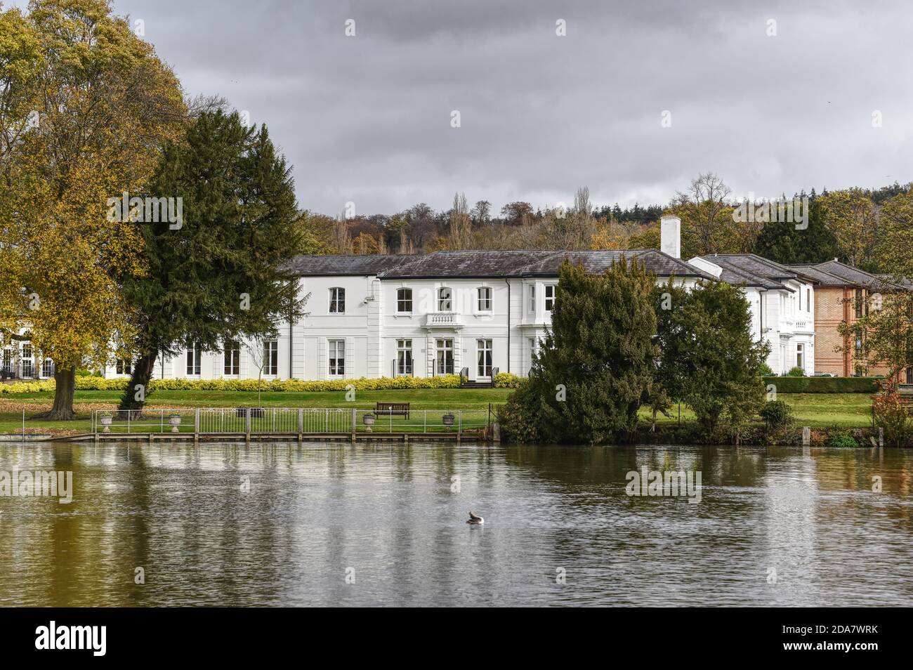 Thames colors hi-res stock photography and images - Alamy