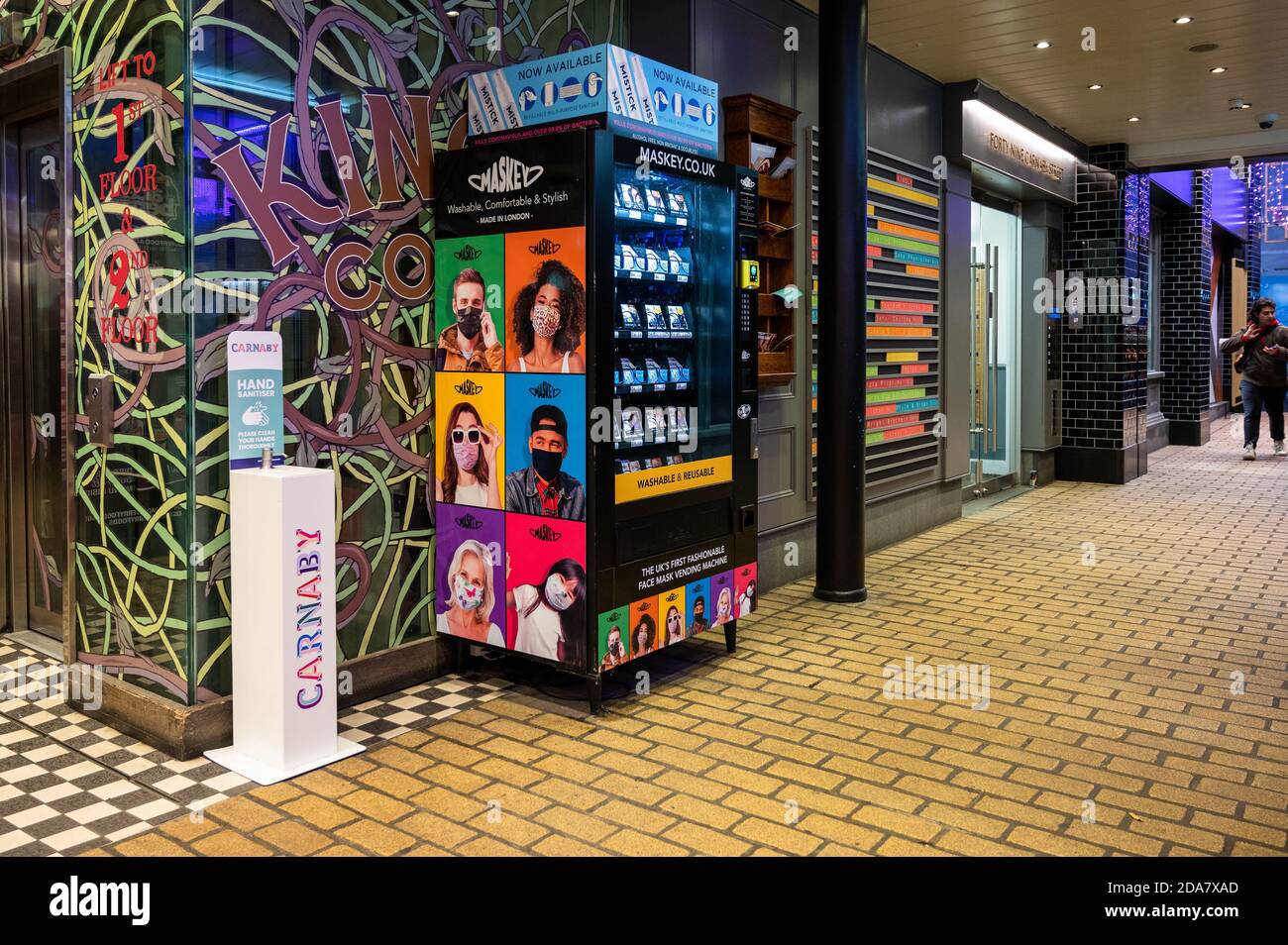 Human vending machine hi-res stock photography and images - Alamy