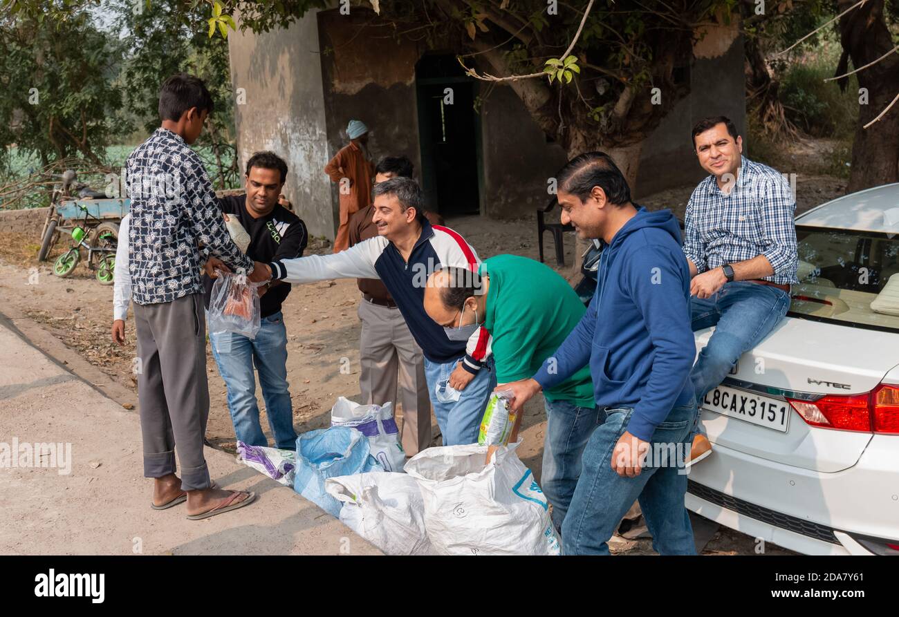 Distributing Food Students High Resolution Stock Photography and Images ...