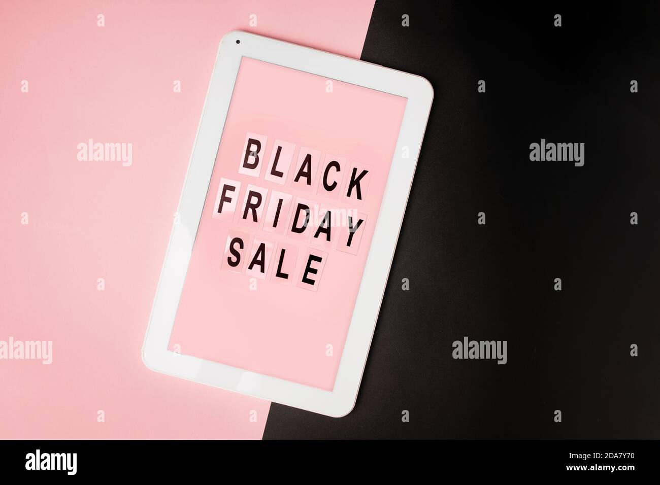 Tablet computer text marketing hi-res stock photography and images - Alamy