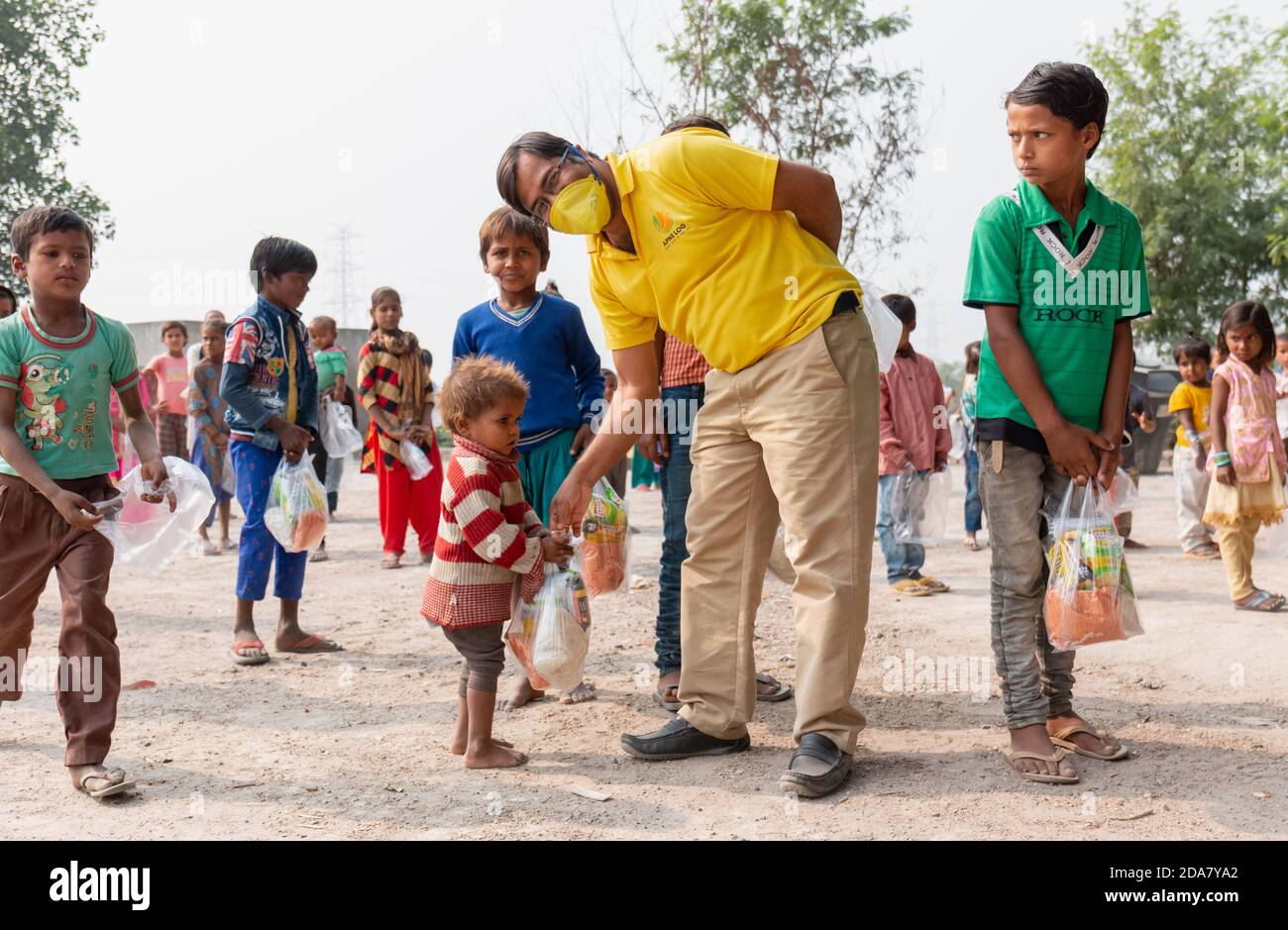 Distributing Food Students High Resolution Stock Photography and Images ...