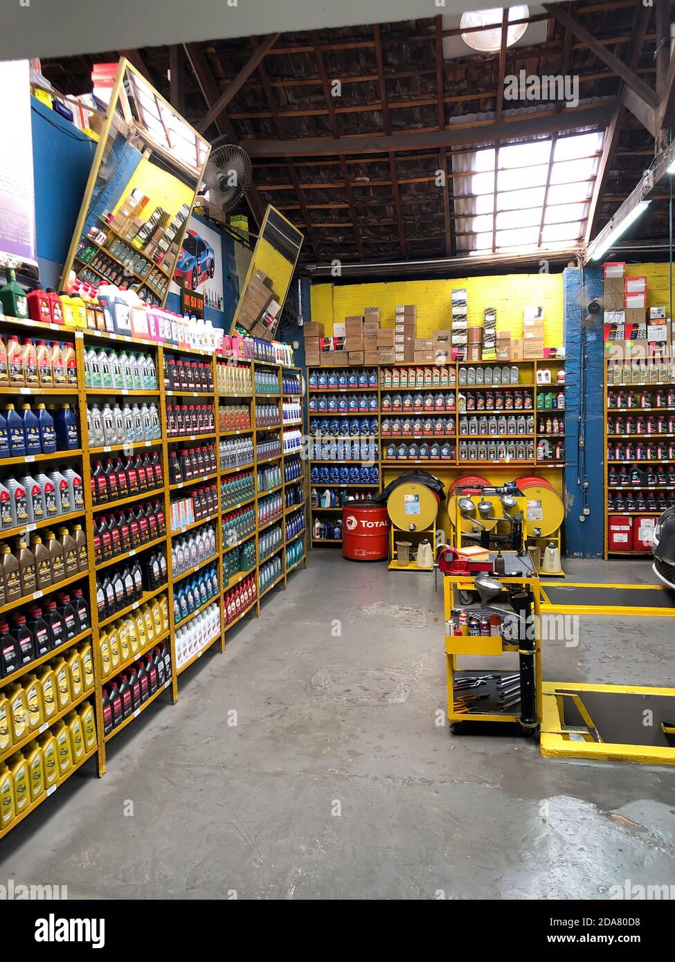 Car parts warehouse hi-res stock photography and images - Alamy