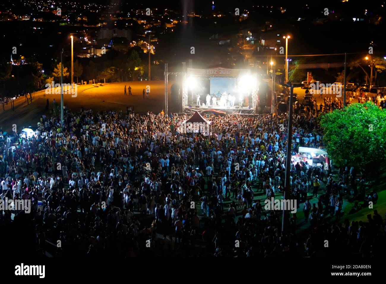 Rock concert crowd brazil hi-res stock photography and images - Alamy
