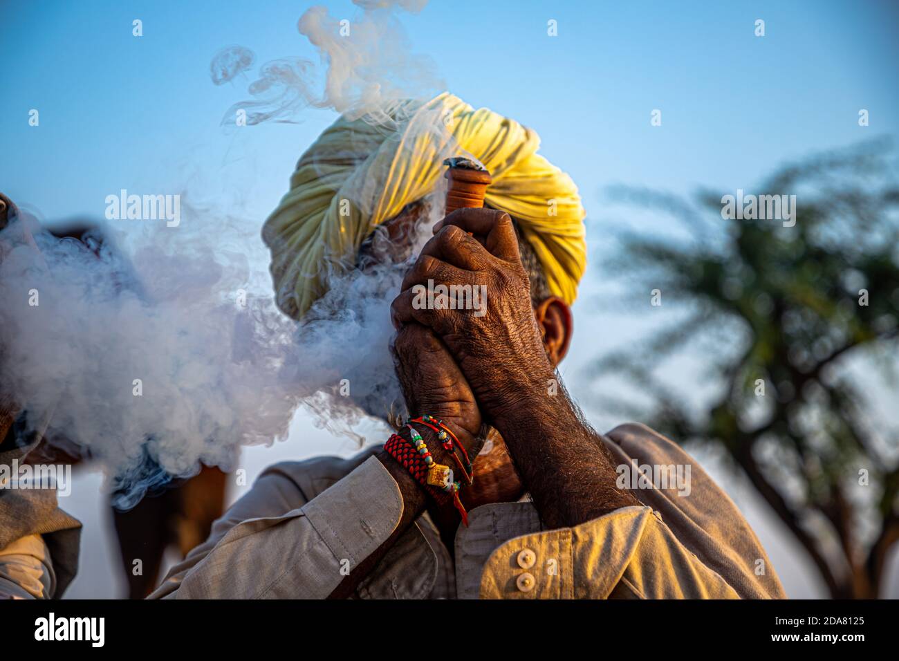 Old tribal man hi-res stock photography and images - Alamy