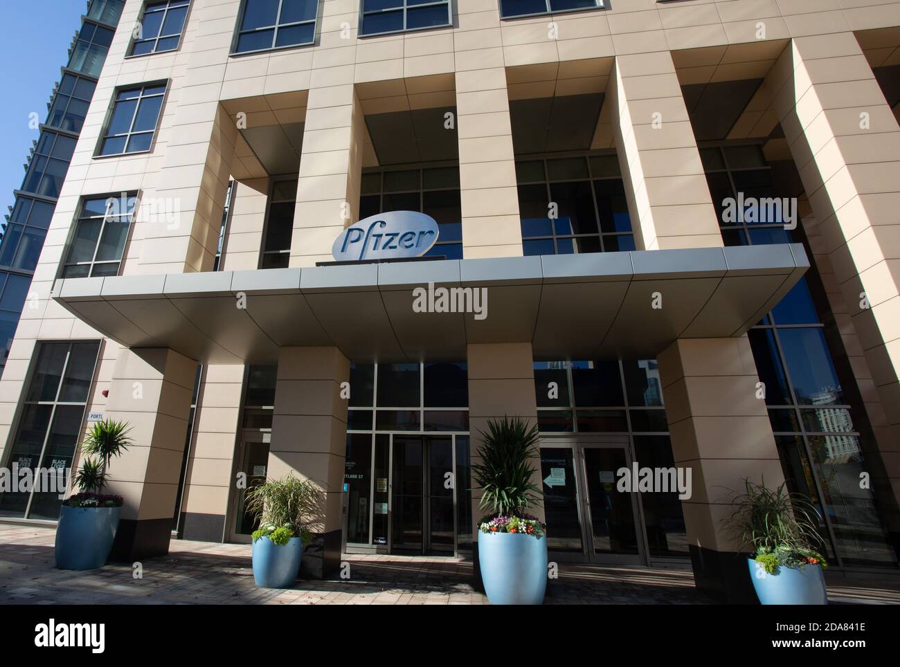 Pfizer Laboratory High Resolution Stock Photography and Images - Alamy