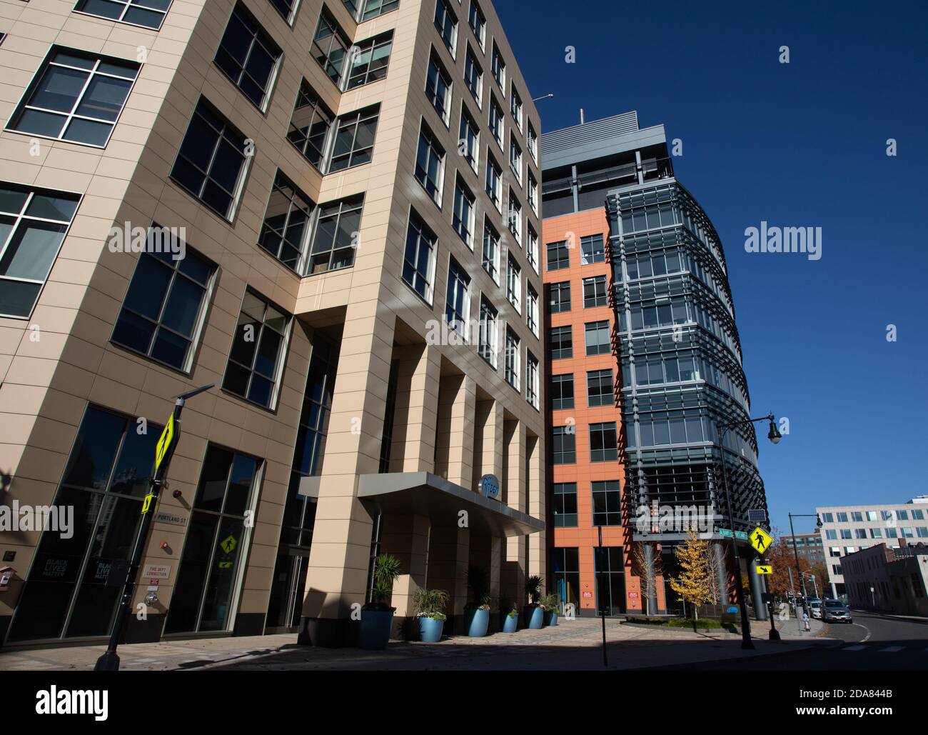 Pfizer laboratory hi-res stock photography and images - Alamy