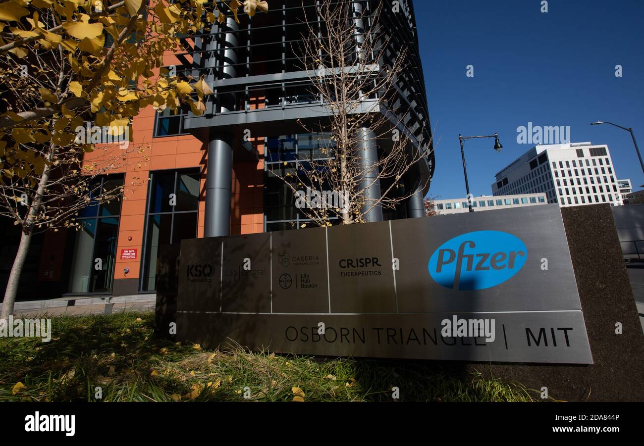 Pfizer vaccine data hi-res stock photography and images - Alamy