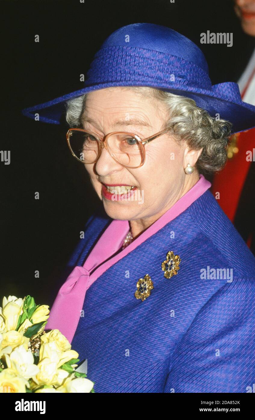 Elizabeth Frame's Instagram, Twitter & Facebook on IDCrawl