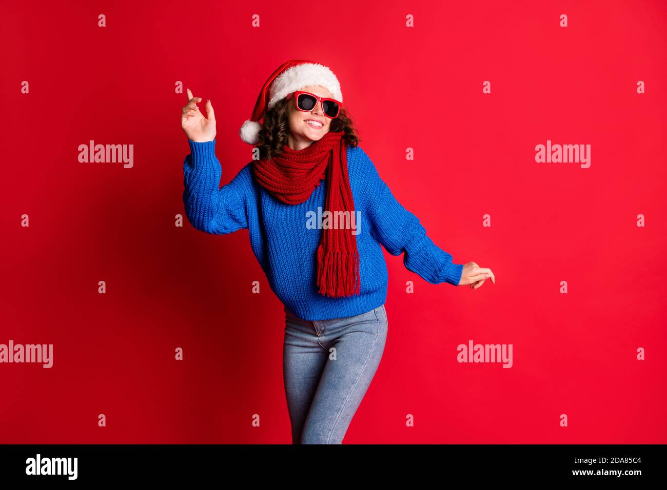 Portrait of her she nice attractive pretty slim fit cheerful cheery ...