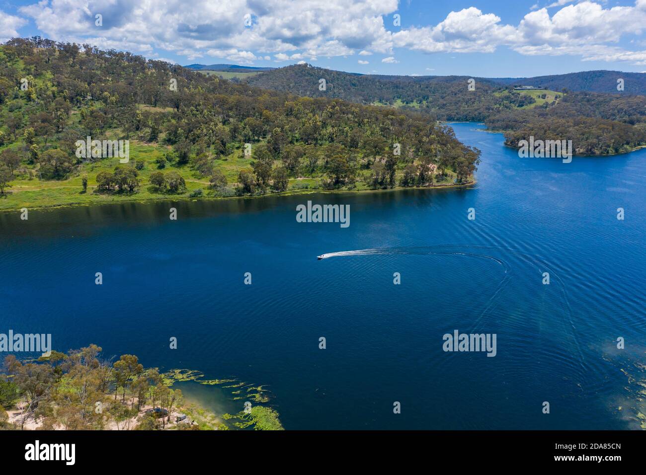 Aerial view of recreational Lake Lyell near Lithgow in regional New New ...