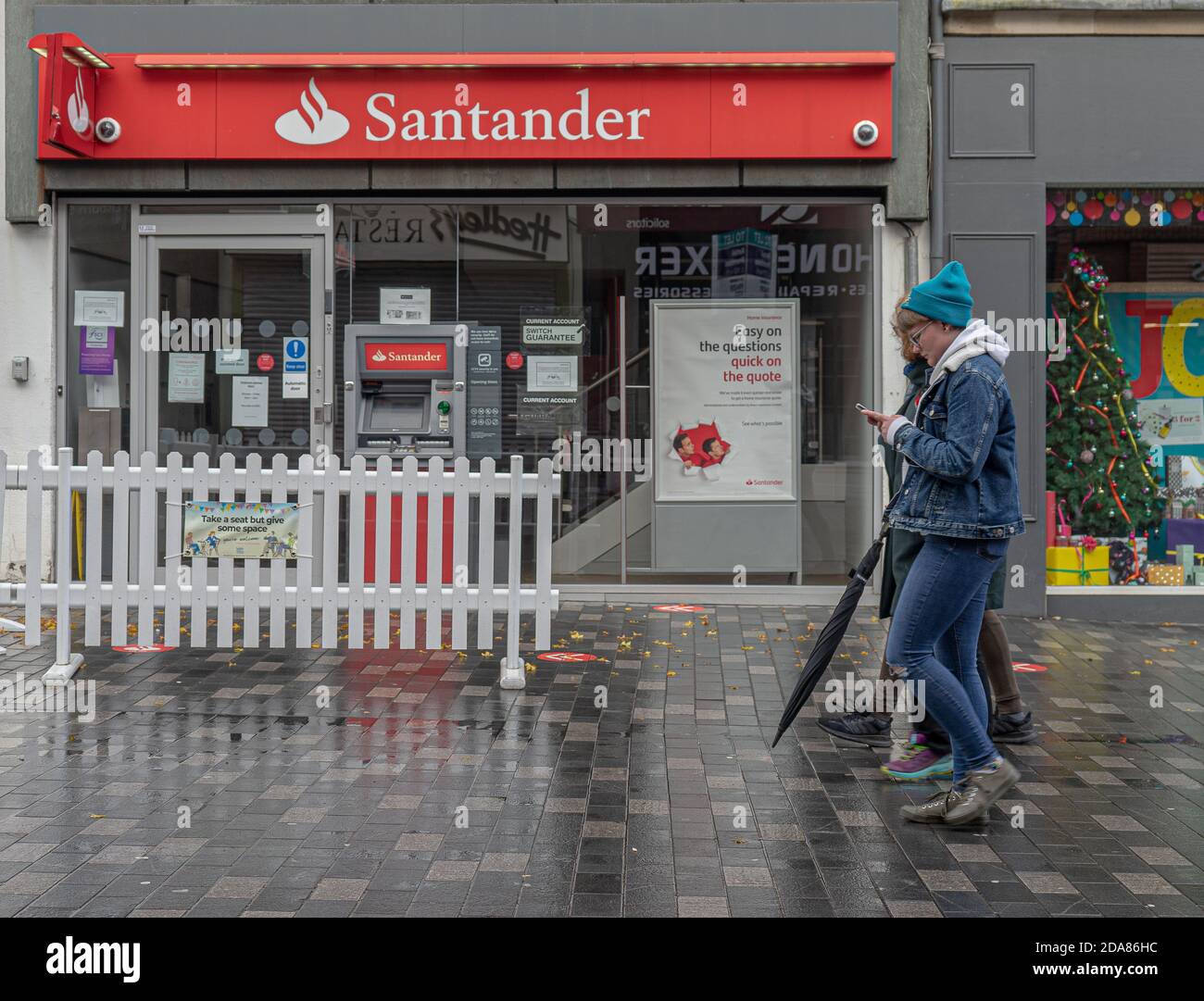 Santander branch hi-res stock photography and images - Alamy