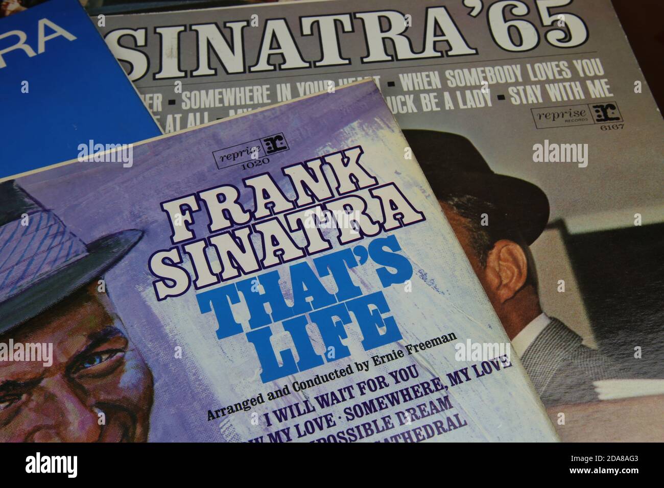 Frank sinatra album covers hi-res stock photography and images - Alamy