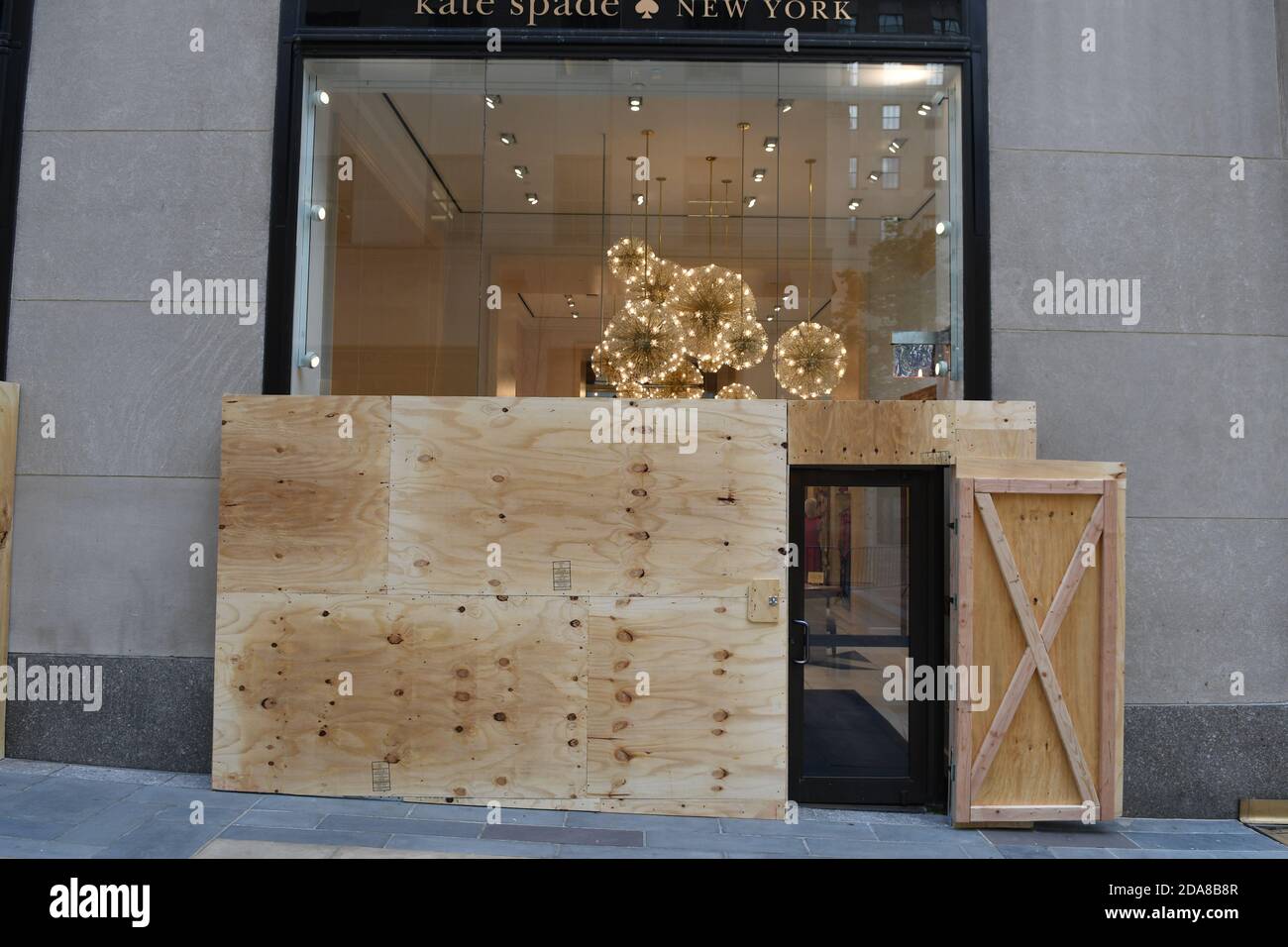 Window display in New York City, USA on November 3,2020 Stock Photo - Alamy