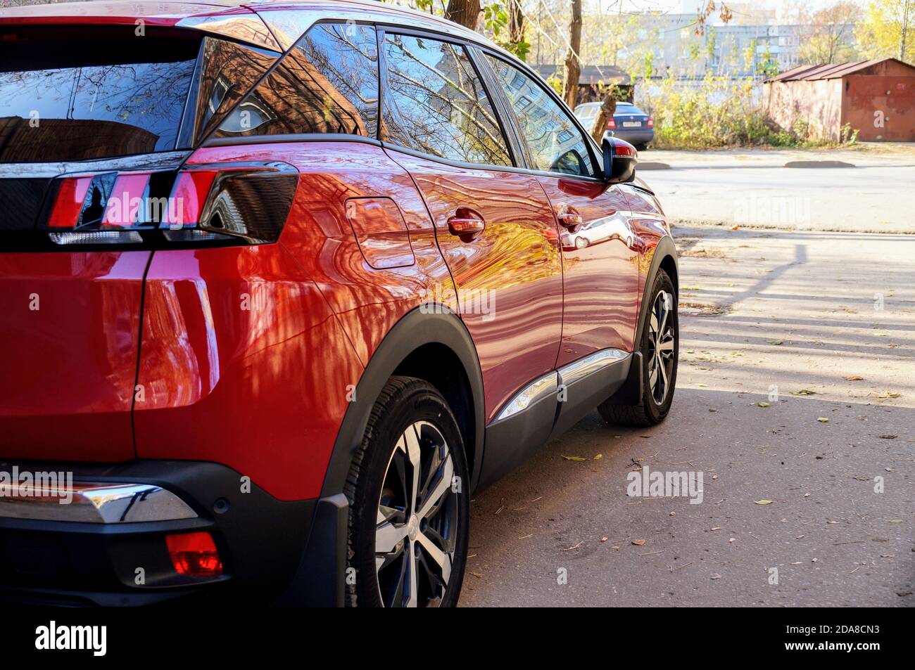 glitter and reflection on a bright red car Stock Photo - Alamy
