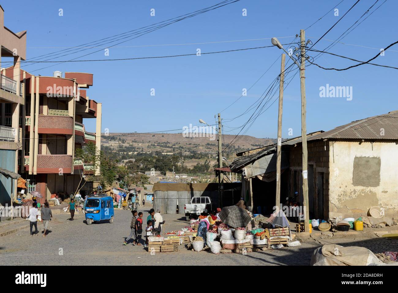 ETHIOPIA, Tigray, town Adigrat / AETHIOPIEN, Tigray, Adigrat, kleiner ...