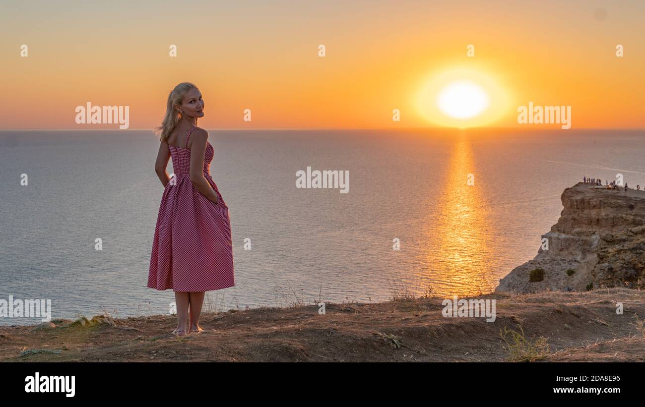 Sun woman face silhouette hi-res stock photography and images - Alamy