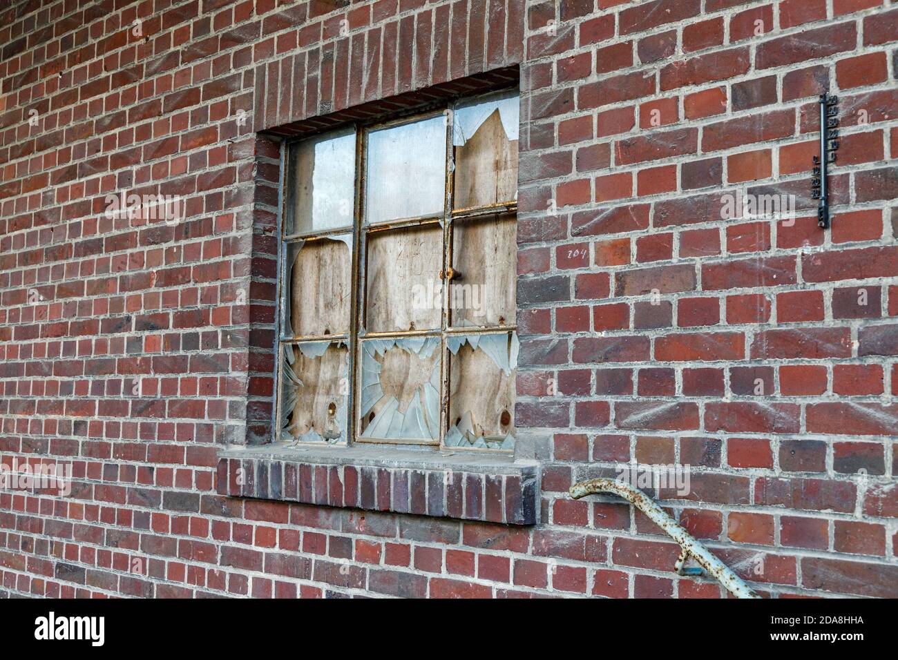 Handrail broken hi-res stock photography and images - Alamy