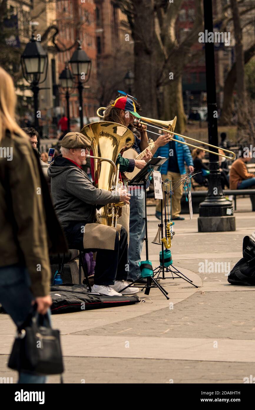 Busking in york hi-res stock photography and images - Alamy