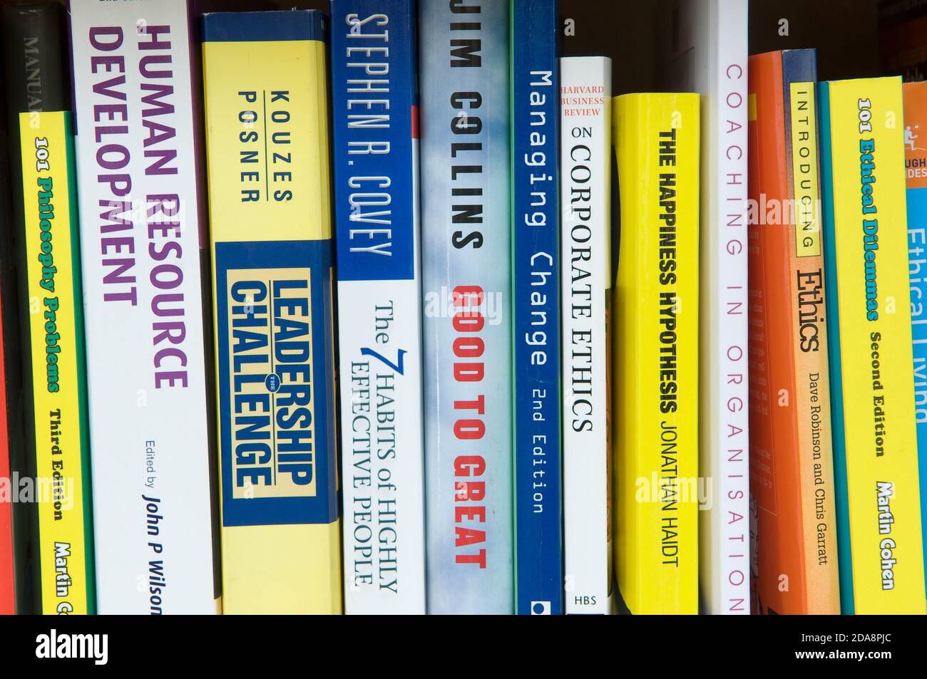 Library resource management hi-res stock photography and images - Alamy