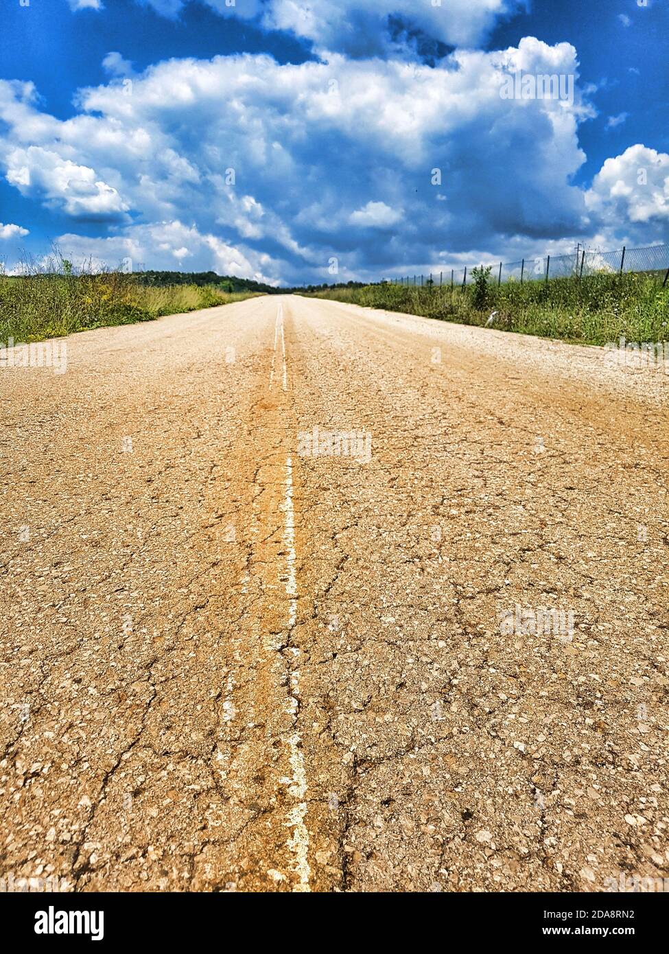 Open fiels hi-res stock photography and images - Alamy