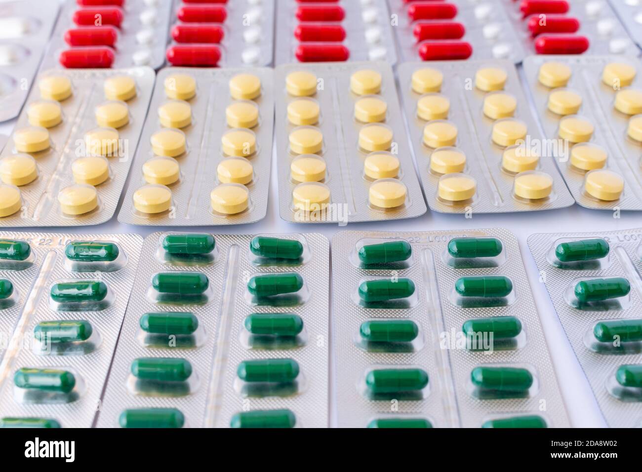 Different type tablets hi-res stock photography and images - Alamy