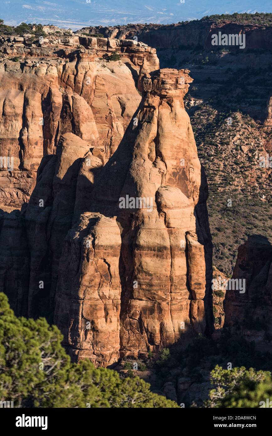 A Wingate sandstone tower called the Pipe Organ in Wedding Canyon ...