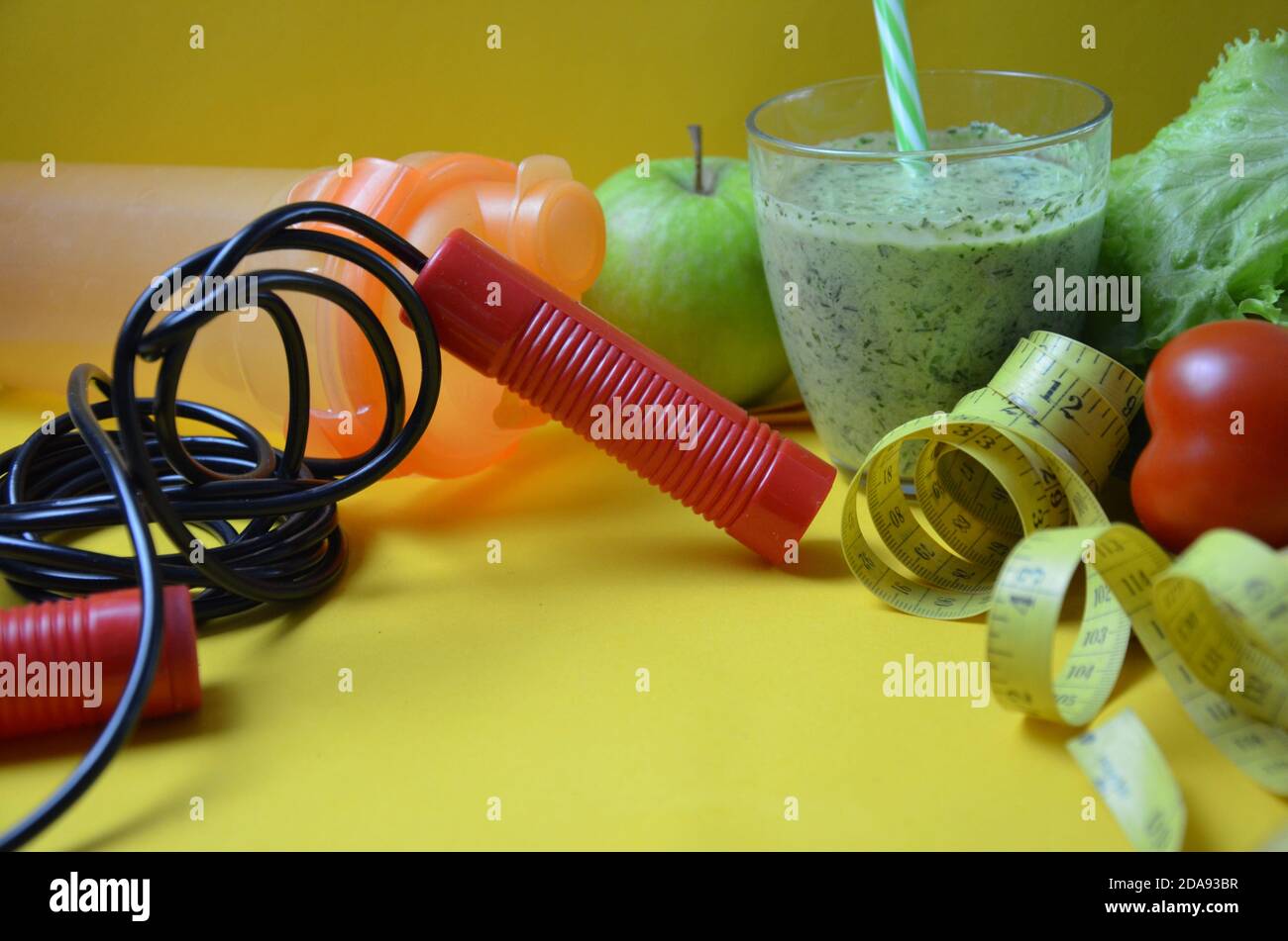 Diet tap measure hi-res stock photography and images - Alamy