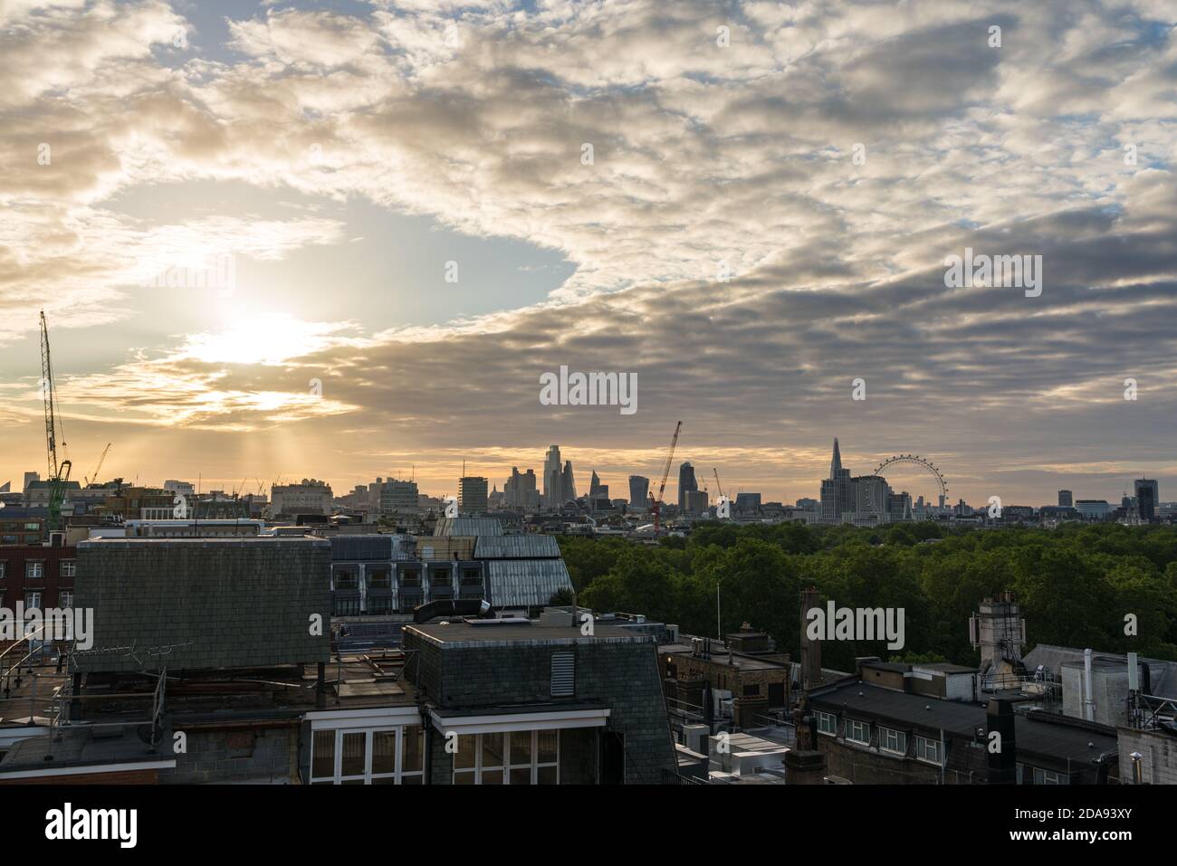 Downtown london hi-res stock photography and images - Alamy