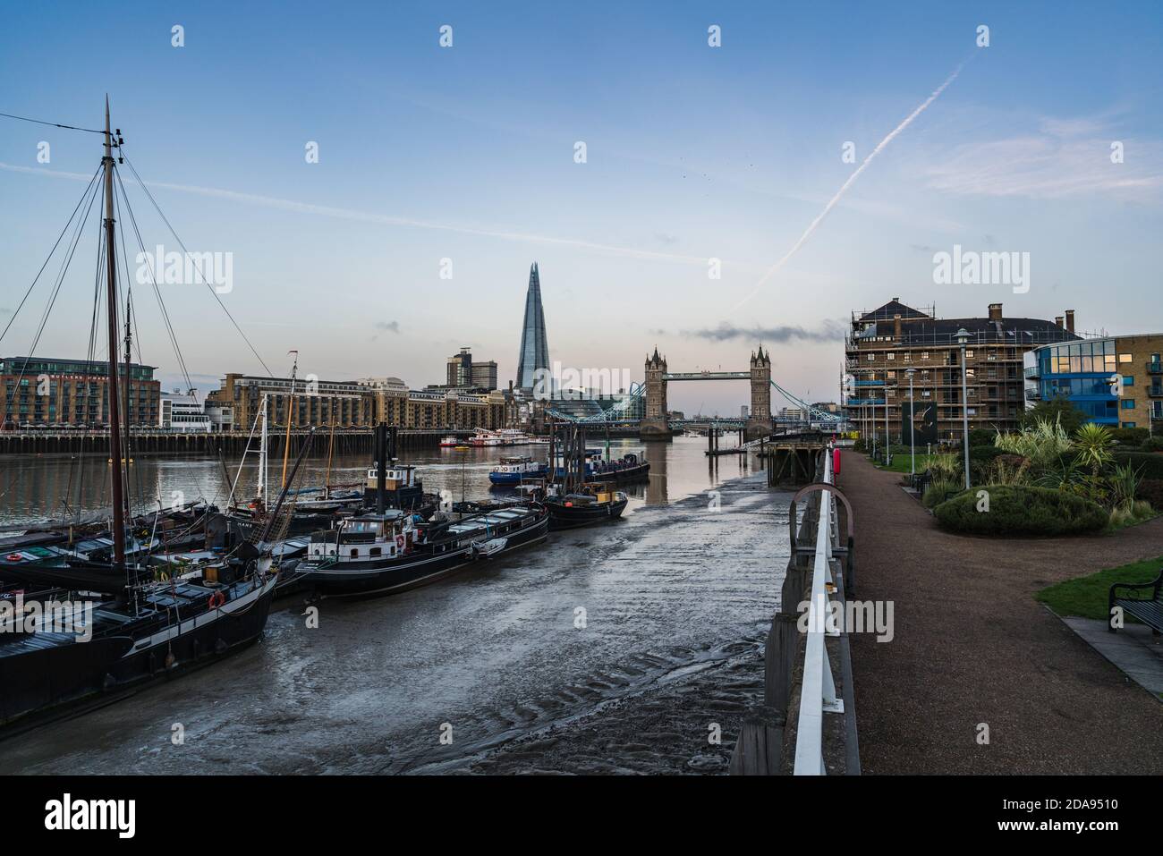 London night tower bridge 2020 hi-res stock photography and images - Alamy