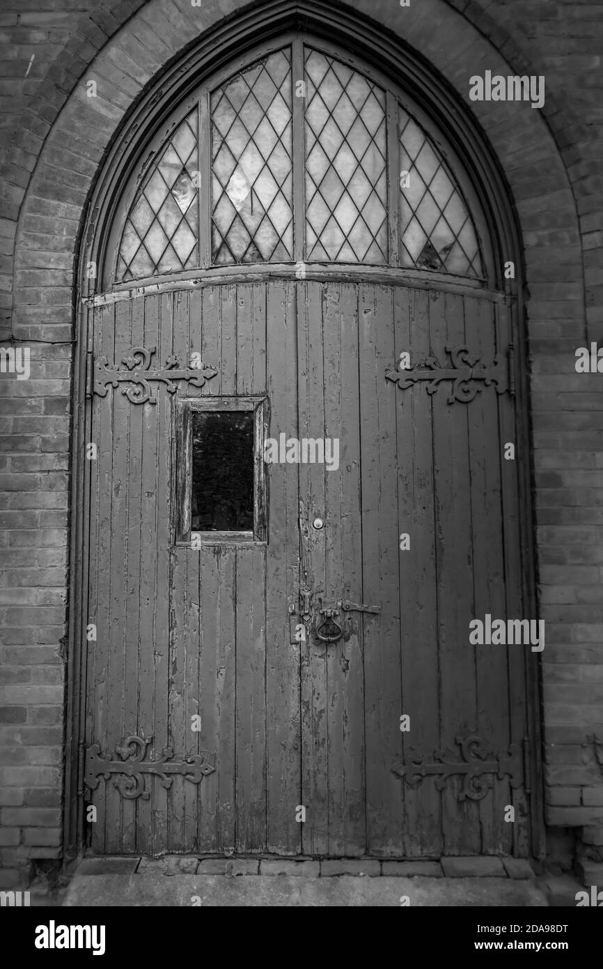 Historic Church and Tomb graveyard Stock Photo - Alamy