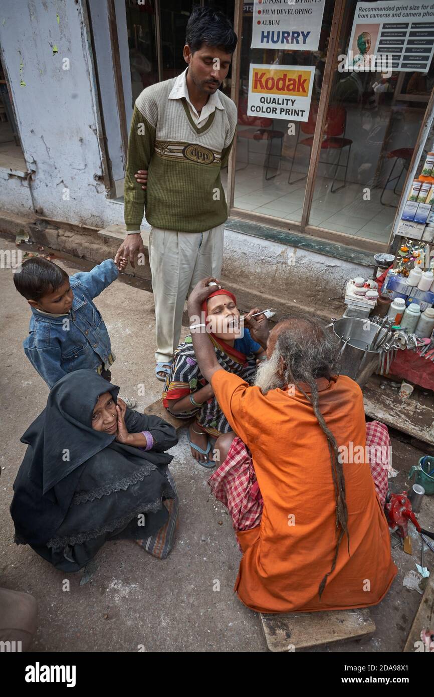 Dentist india hi-res stock photography and images - Alamy