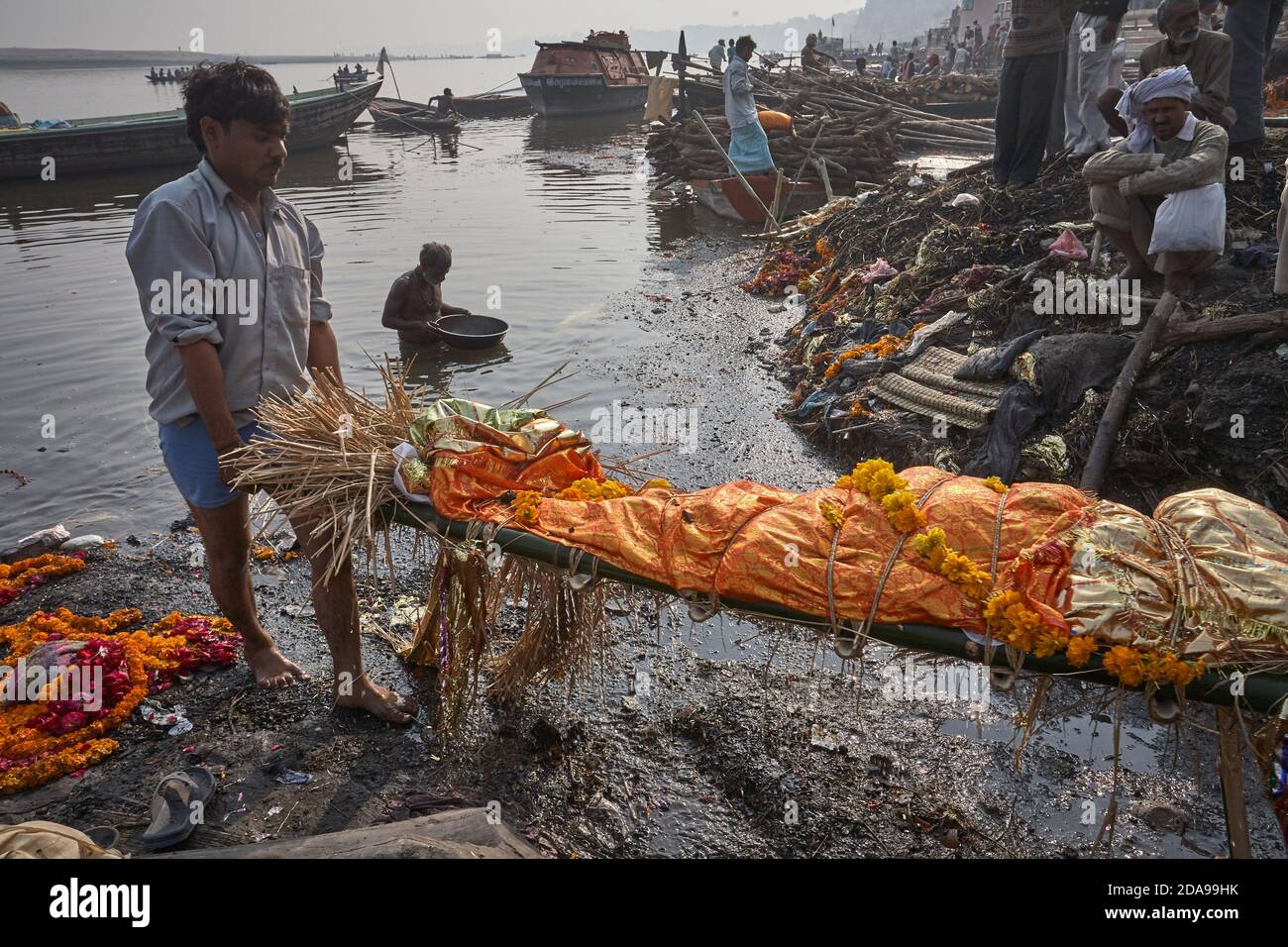 Varanasi, India, January 2008. Cremation ceremony in Manikarnika, the ...