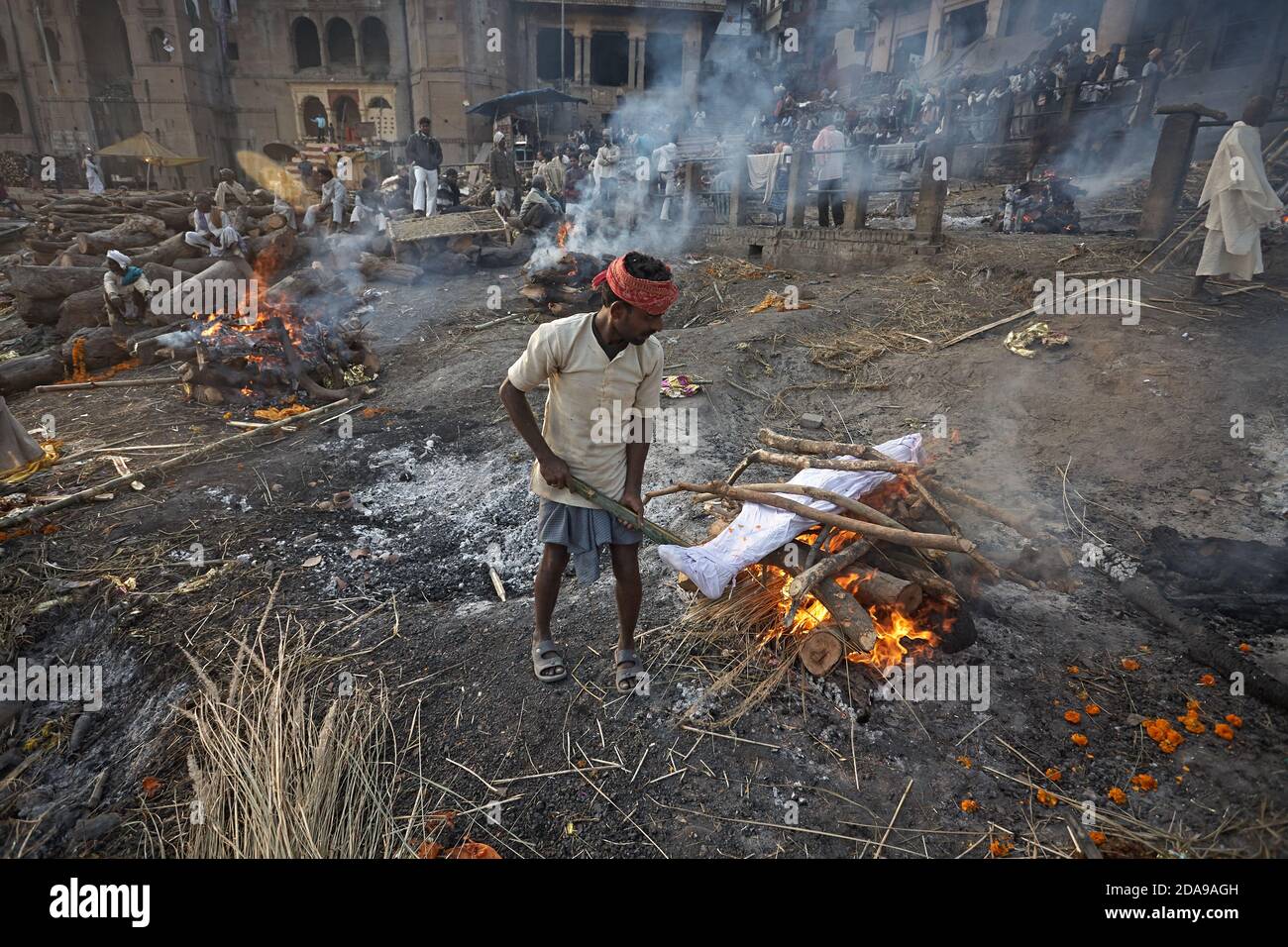 Being burned in this sacred Ghat means breaking with the cycle of ...
